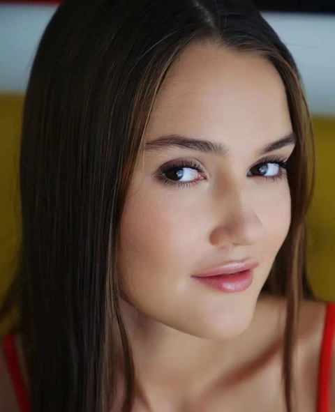 香蕉你个大芭拉 的想法: 欧美女神系列：Sonya Blaze | 欧美女神系列：Sonya Blaze个高腿长颜值佳的俄罗斯美女。毕业于宾夕法尼亚大学，毕业后开始了自己的资产经理人职业生涯 ...