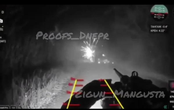 拉德拉的一勺白糖 的想法: 乌军某部在夜间路面测试UGV，刚好遇到一辆俄军MT-LB走夜路，然后用.50口径的M2HB把对面射爆了。 - 知乎