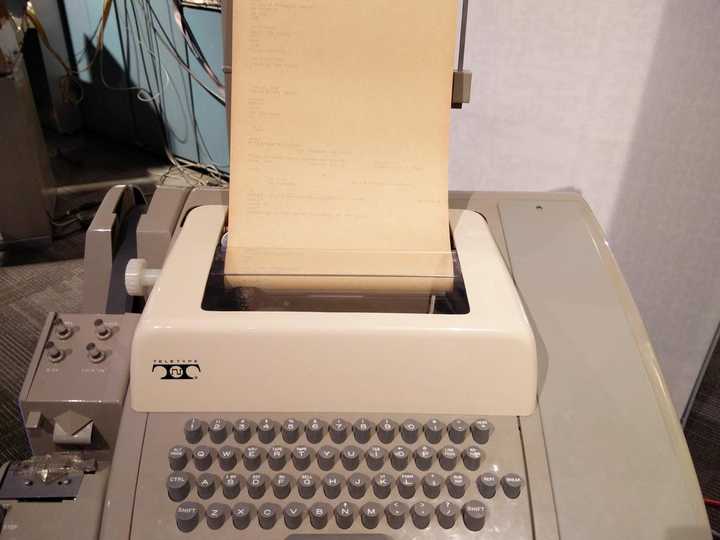 为什么会用\r\n两个字符表示换行？ - 知乎