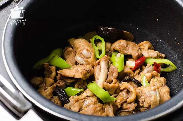 如何做一份好吃正宗的黄焖鸡米饭？ - 知乎