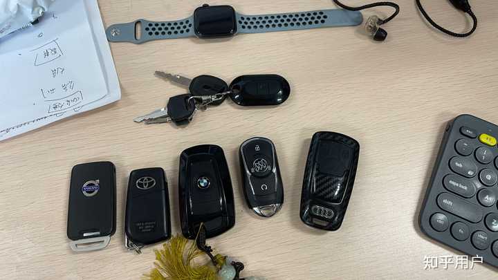 决赛圈！奥迪A7L 55黑武士和奔驰E300运动尊贵怎么选呢？ - 知乎