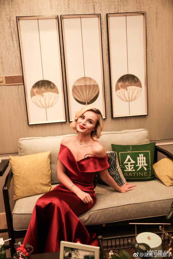 如何评价《歌手2019》中的俄罗斯籍补位歌手 Polina Gagarina 波琳娜？ - 知乎