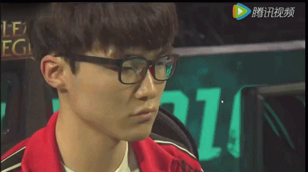 如何看待s7faker哭了，全场呼喊faker？ - 知乎