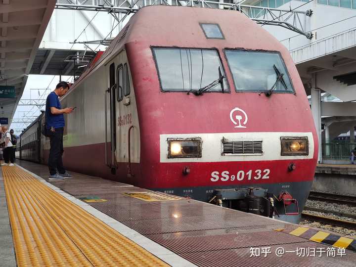 中国铁路列车本务机车型号有哪些？ - 知乎