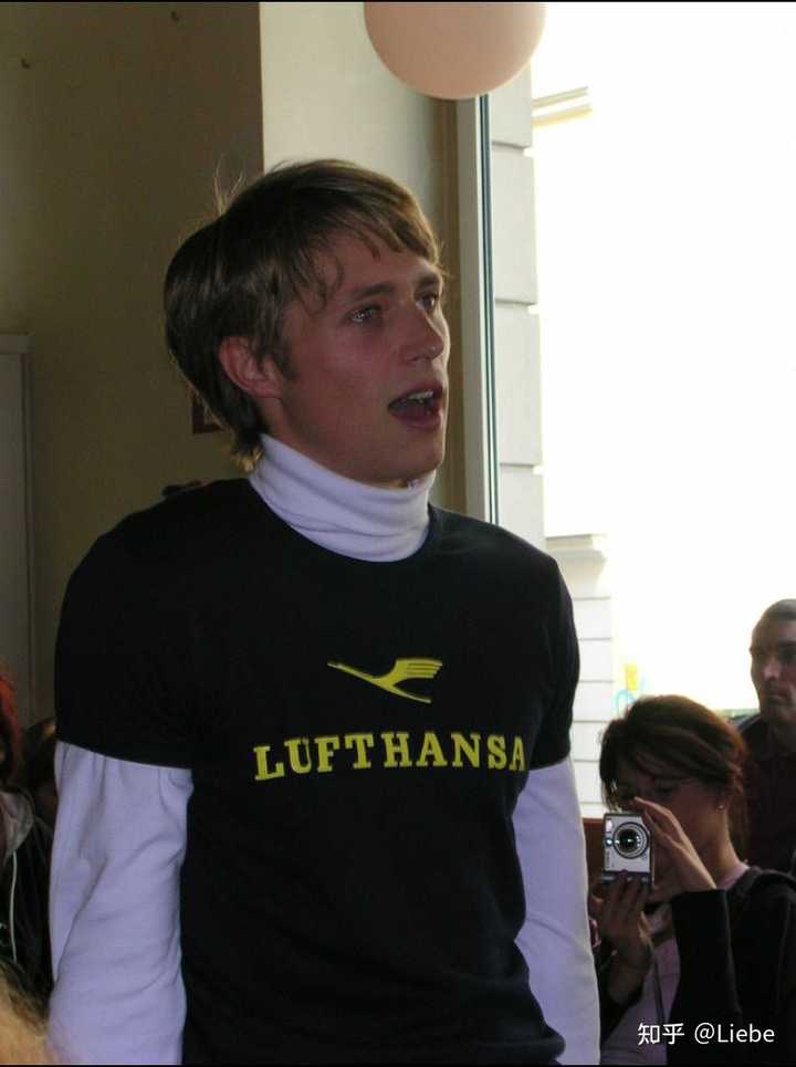 有谁可以详细介绍卢美人Lukas Perman么？ - 知乎