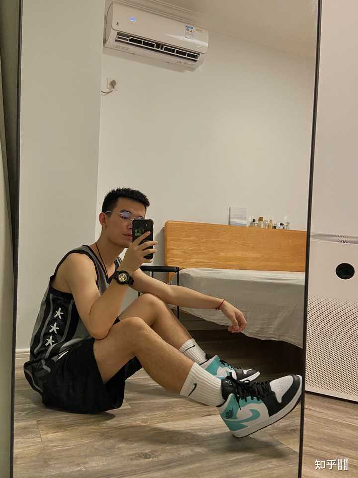 男生穿白袜特别好看的是怎样的体验？ 知乎