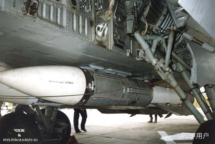 如何评价AA-9(远程空对空导弹)？ - 知乎