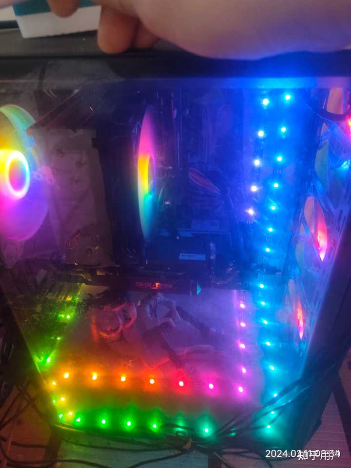 买了5个RGB风扇，但是主板只有3个5v3针接口怎么办？ - 知乎