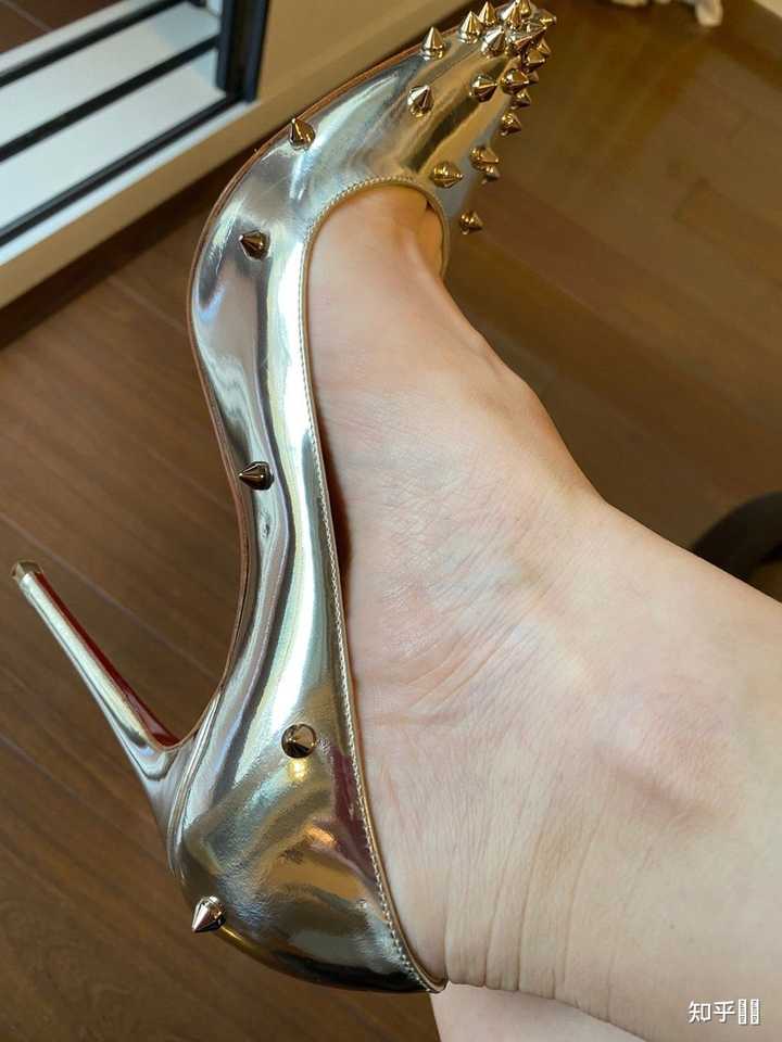 女生的脚有多漂亮呢 知乎
