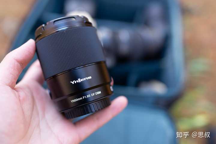 索尼在50mm左右焦段，哪个镜头综合产品力最强？ - 知乎