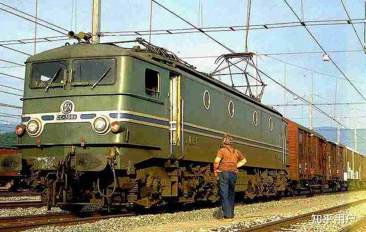 火车的排障器的结构特点有哪些？ - 知乎