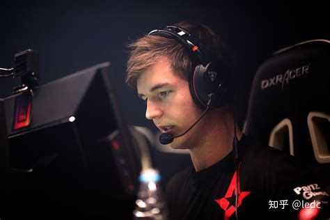 如何评价CSGO选手device退役又复出？ - 知乎