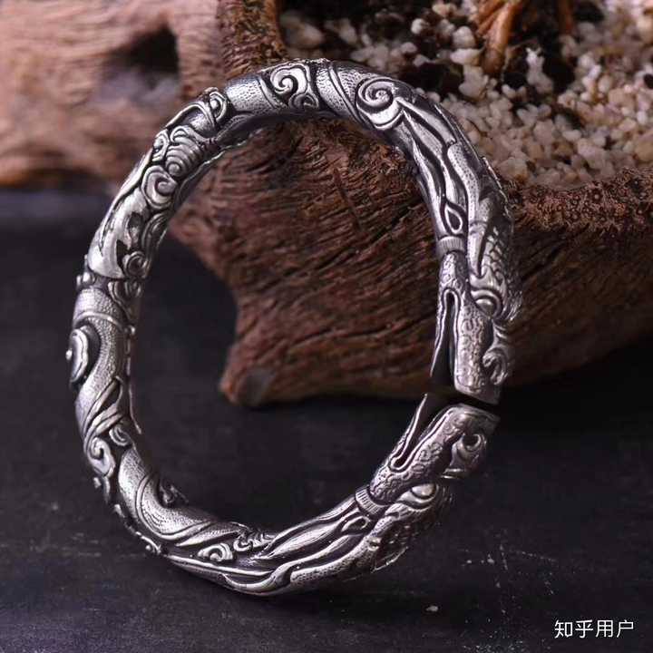 请问银的925 990 999 三者有什么区别？我想买一个银手镯买哪种材质的比较好啊？ - 知乎