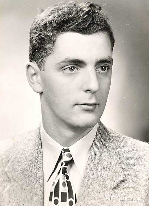 Moog合成器的历史是怎样的，目前为止出品的各合成器各有何特点？ - 知乎