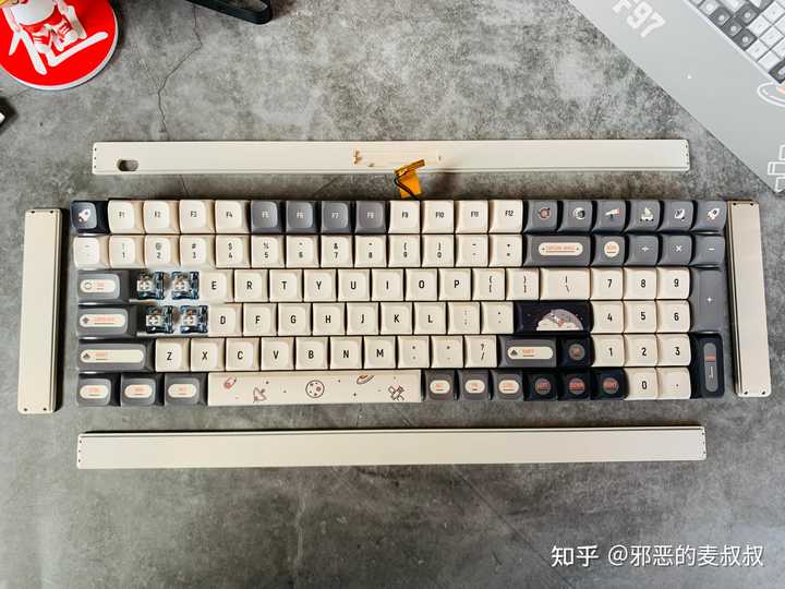 如何看待铝厂IQUNIX推出的F97键盘？ - 知乎