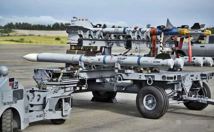 霹雳11空空导弹在03年时是否已经超过了Aim120AB型？ - 知乎