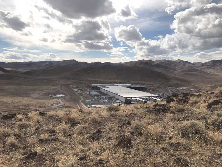 Gigafactory是怎样一家工厂？ - 知乎