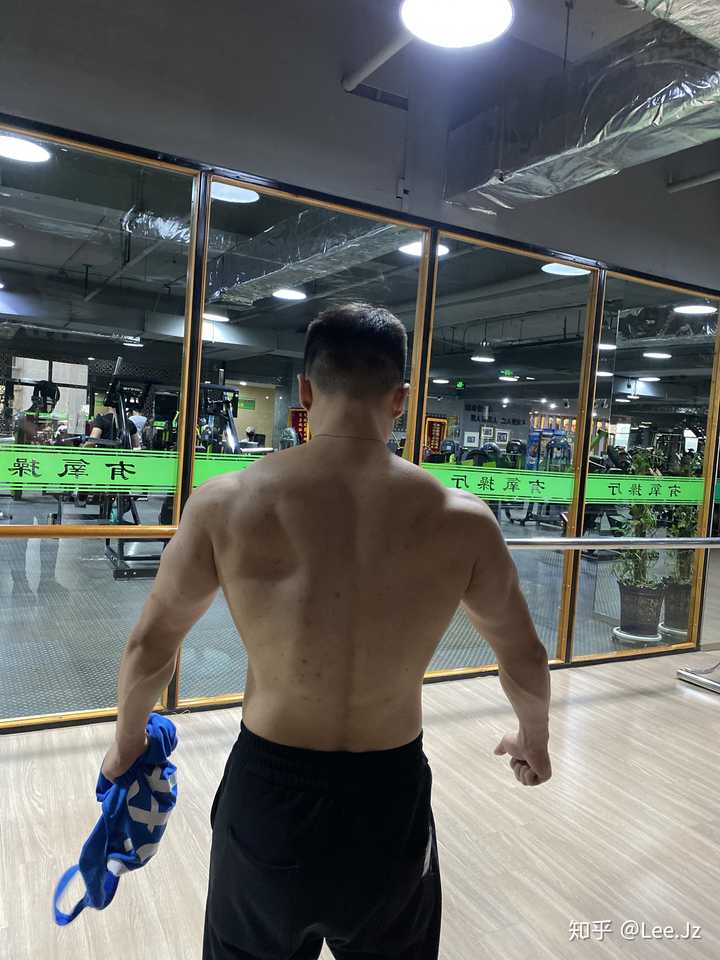 小个子的男生健身成肌肉男后是种怎样的体验？ - 知乎