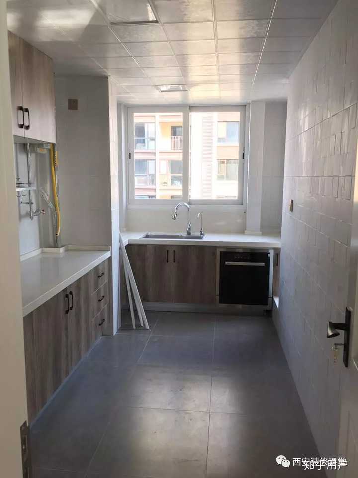 厨房有个小的北阳台应该怎么设计好？ - 知乎