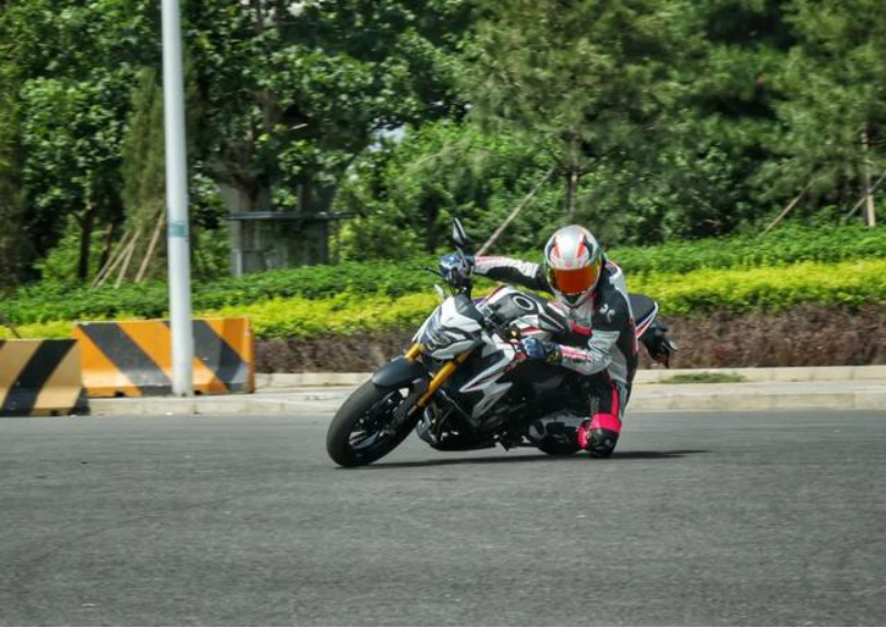 让一众媒体老师“翻车”的豪爵DR300怎么样？中国摩托车联合测评 - 知乎