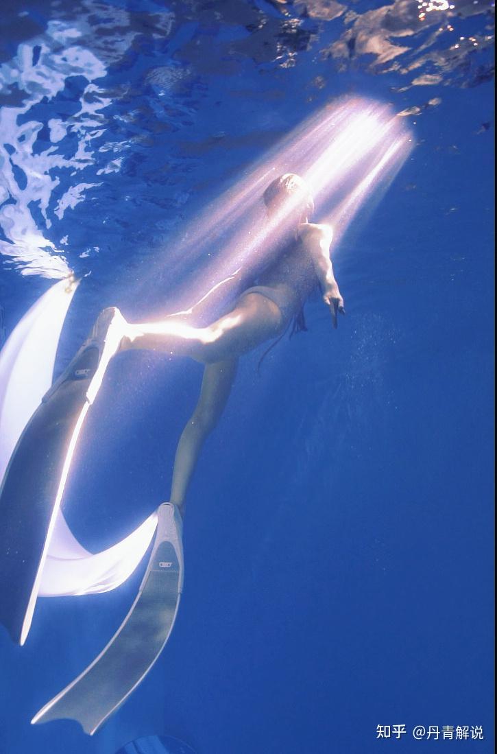 王者：KPL解说小鹿COS海月，绝美身材一览无余，超长美腿太扎眼了 - 知乎