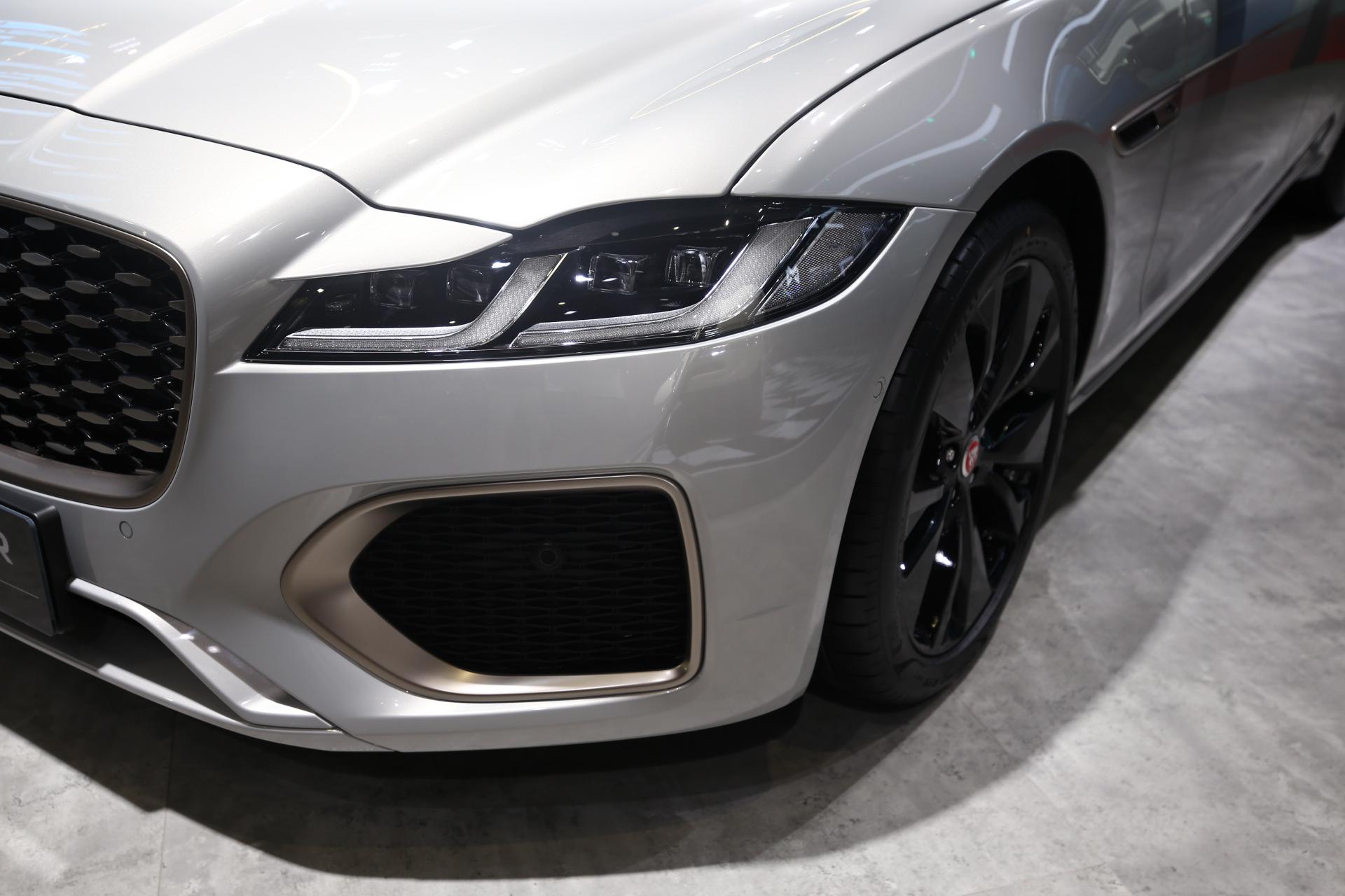 换装第三代采埃孚8AT 捷豹XFL亮相上海车展 - 知乎