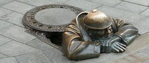 man是“男人”，hole是“洞”，那“manhole”是什么意思？ - 知乎