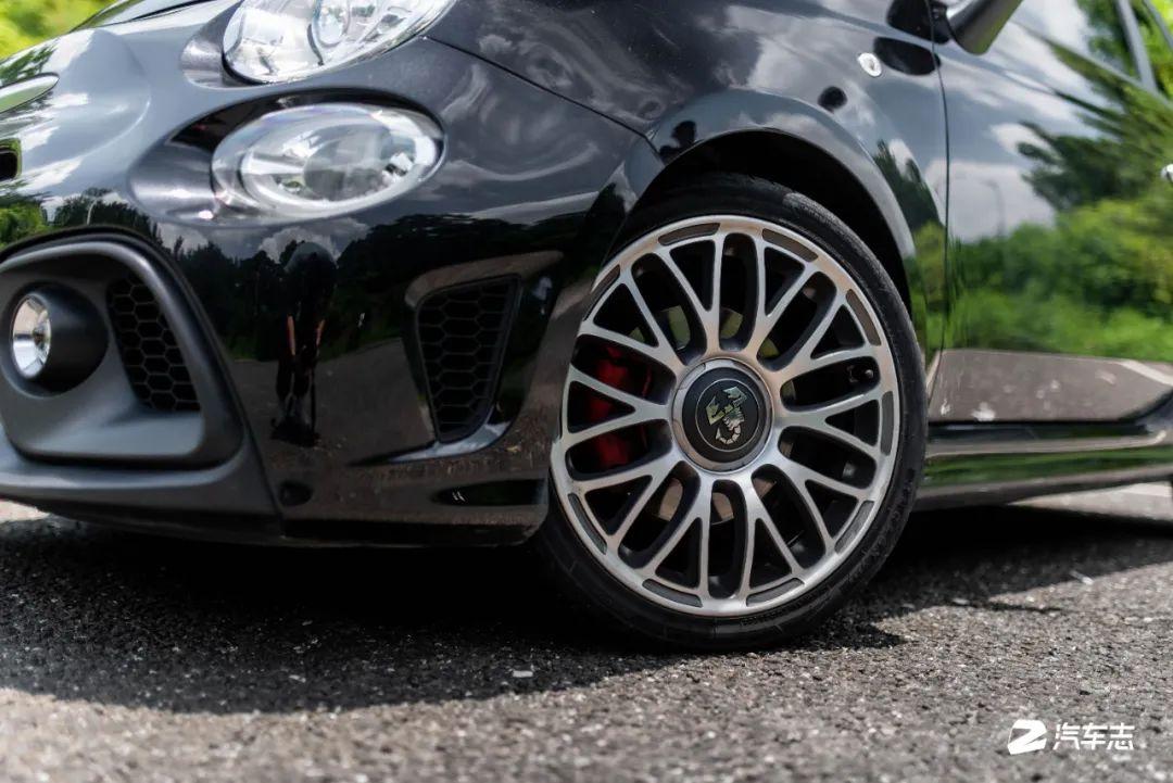 试驾国内绝对稀有的ABARTH 595，它马力不大却超刺激？ - 知乎