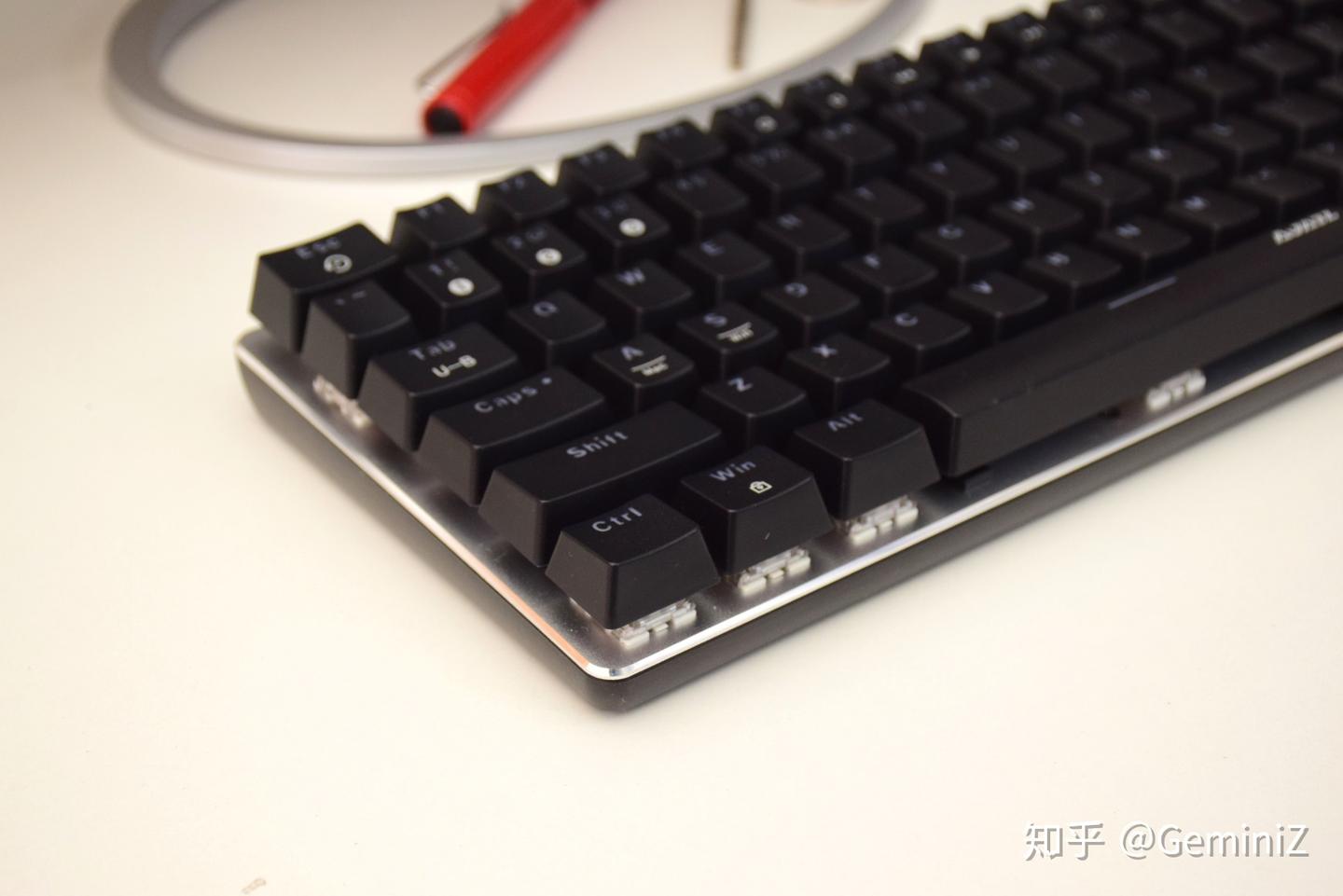 这把键盘终于有无线版了，黑爵AK33首发评测 - 知乎