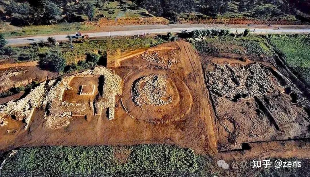 红山文化两种玉人造型：从萨满通神到敬天法祖，信仰的嬗变 - 知乎