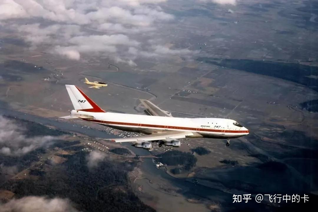 747系列发展史：“老炮儿”B747-400BCF如何扛起货运大旗？ - 知乎