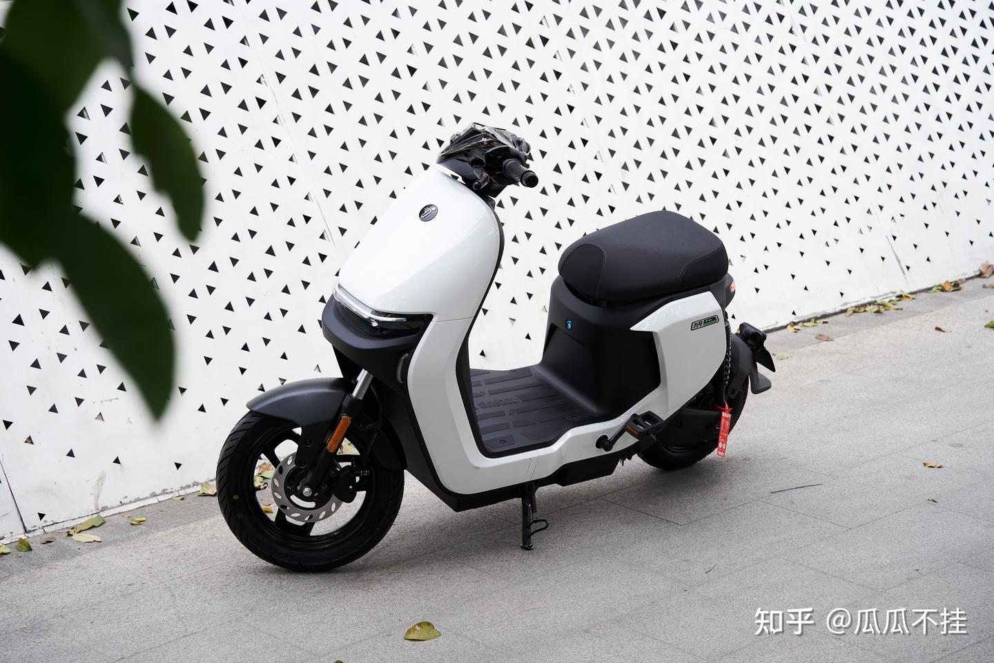 不得不吹一下九号电动Nz MIX这个430mm长的大踏板， - 知乎