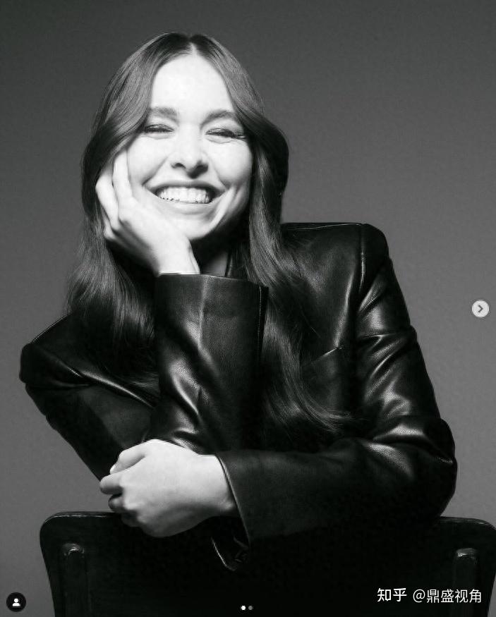 揭秘Model界代表性美女-苏菲·穆德(Sophie Mudd)的完美容貌和身材 - 知乎