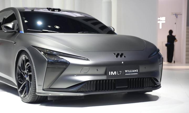 智己 L7 性能版概念车正式亮相 - 知乎