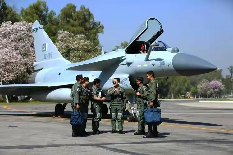 巴铁派歼10C和F16参加北约军演 - 知乎