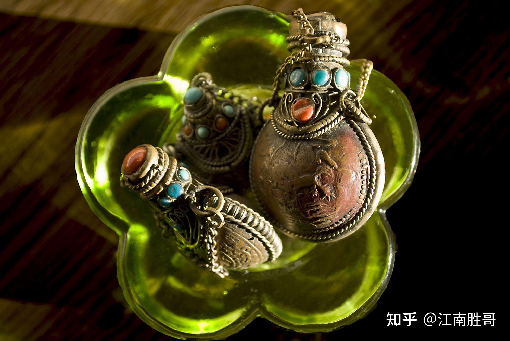 Sniff 和 Snuff在用法和意义上有什么区别？ - 知乎