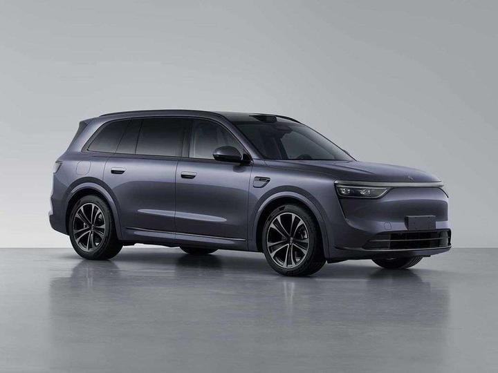 问界M8曝光，40万级别SUV尺寸逼近理想L9！ - 知乎