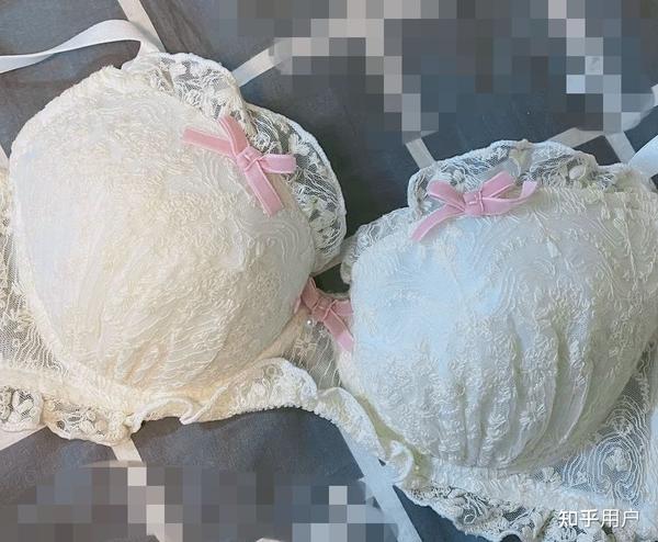 上胸围93，下胸围74，75E？