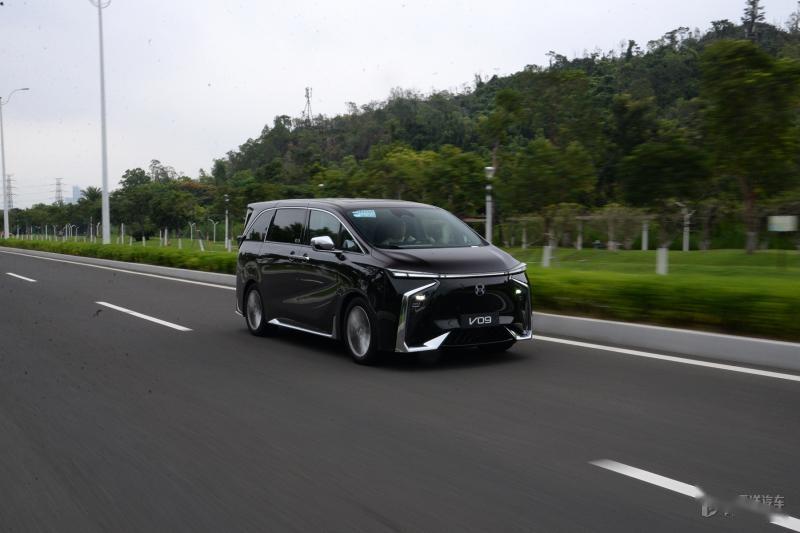 试驾合创V09 “MPV界卷王”靠什么挑战腾势D9销量王座？ - 知乎