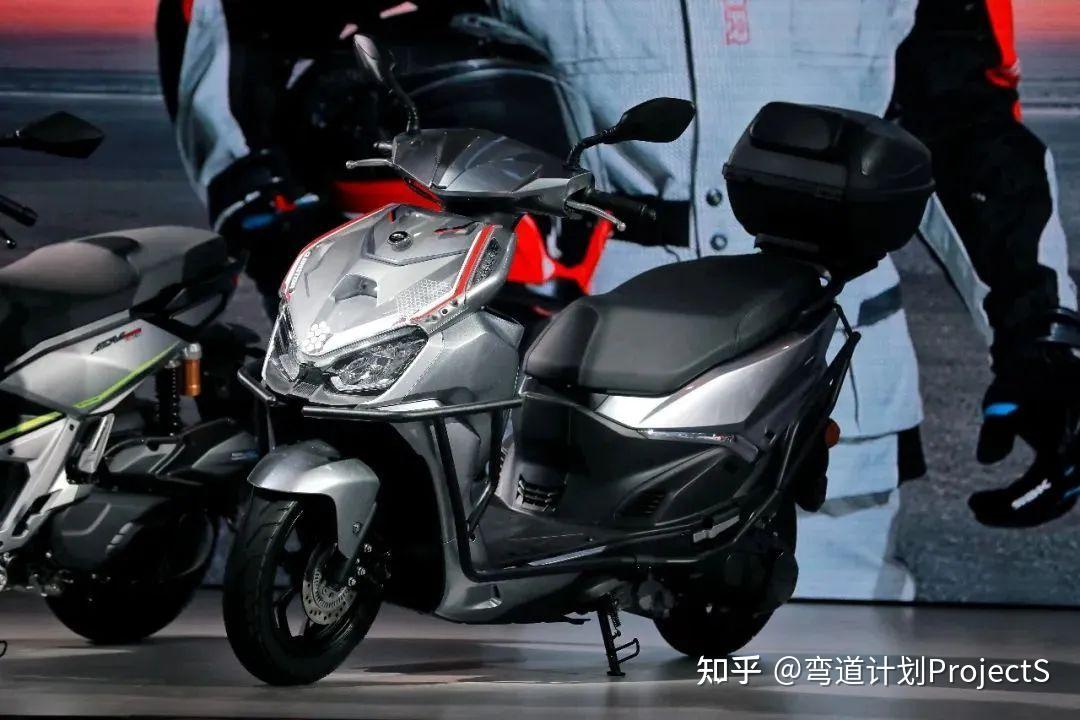 10999元劲动小钢炮，QJMOTOR鸿150RS标配ABS与TCS - 知乎
