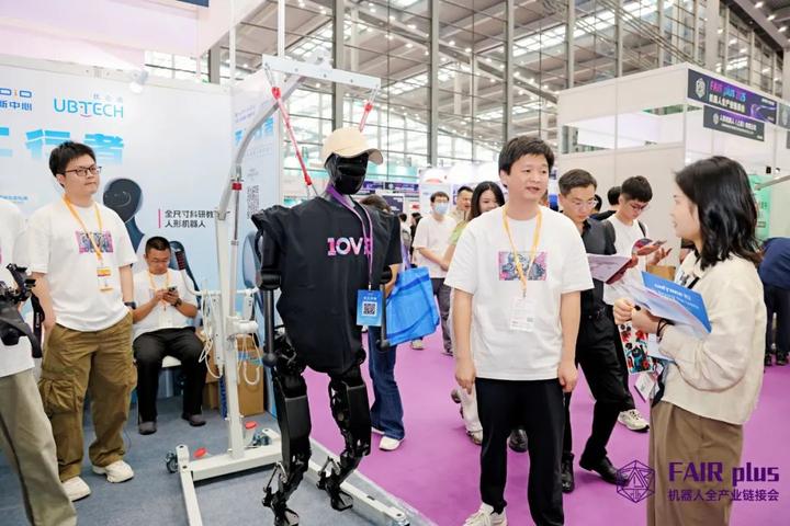 从机器人全产业链接会（FAIR plus 2025）看未来：少儿机器人编程如何点亮科技梦想 - 知乎