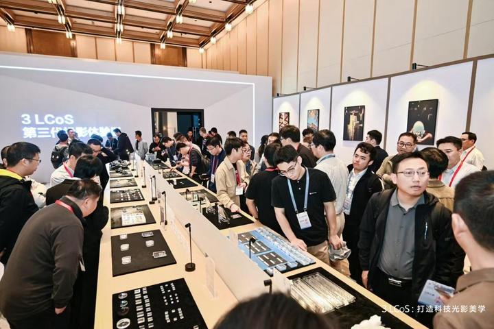 智能投影将开启新一轮高端迭代进程：3LCoS“领航”第三代投影 - 知乎