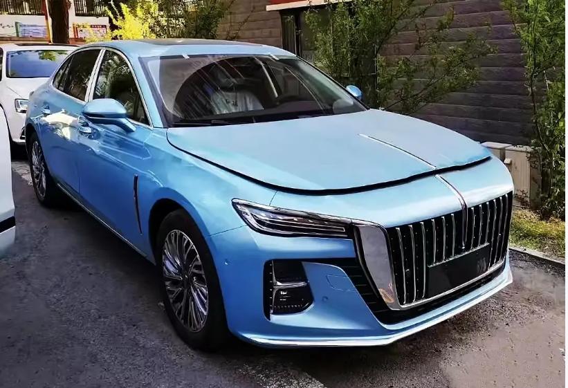 新款红旗H5正式亮相，与H9高度相似，尺寸增大并搭载2.0T发动机 - 知乎