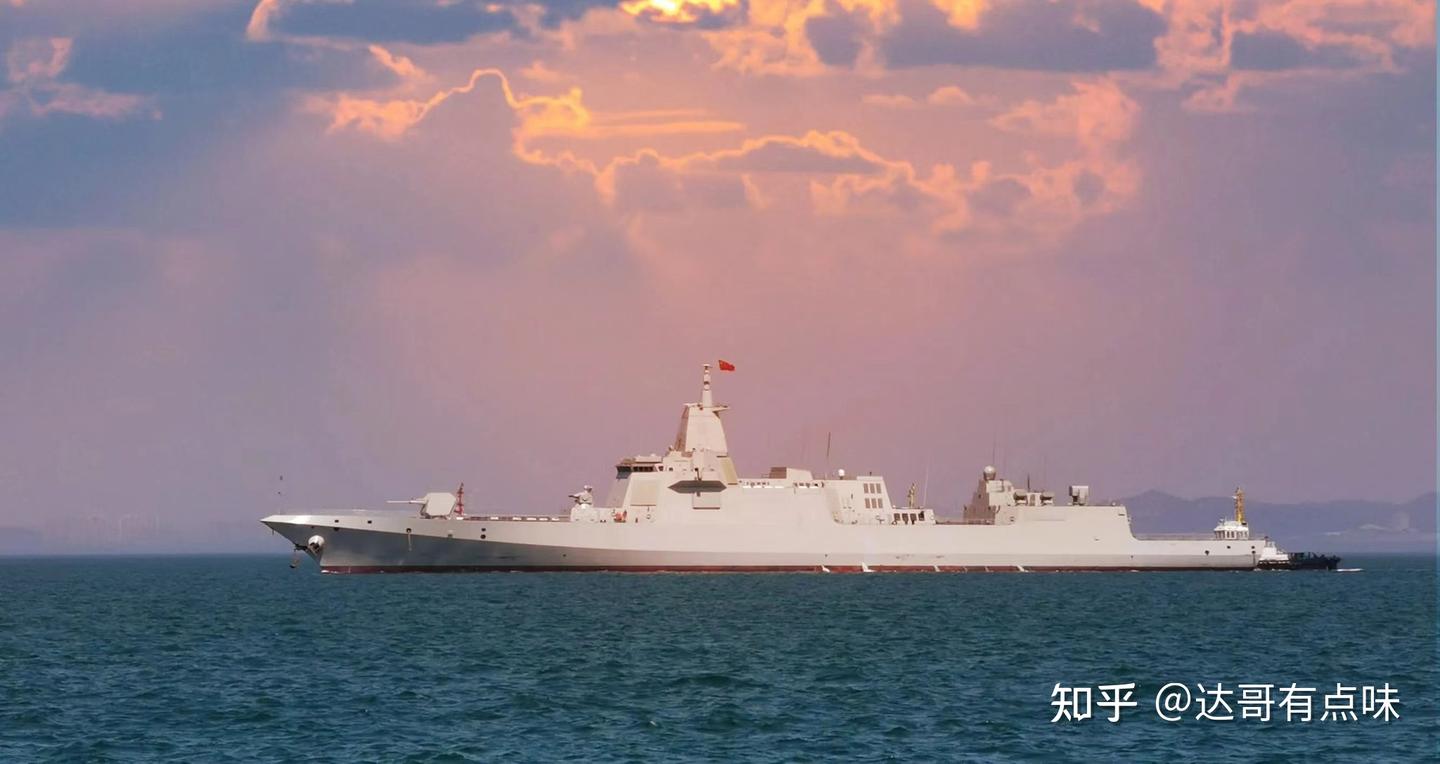 一坑四弹攻防兼备，055大驱究竟能带多少导弹？ - 知乎