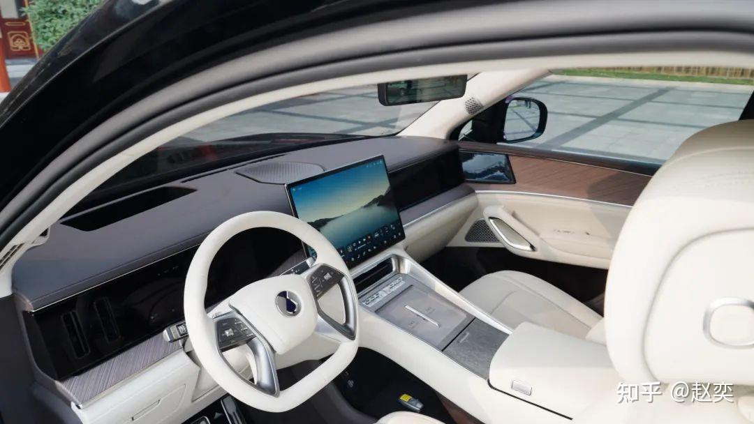 同为大型SUV，腾势N9的内饰和理想L9、问界M9到底有何不同 - 知乎