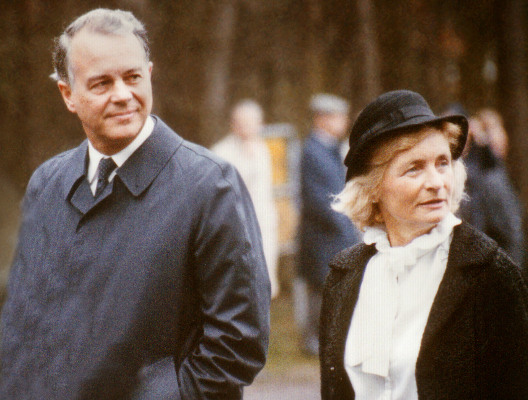 乌尔苏拉·冯德莱恩 / Ursula von der Leyen（第一部分：概述、家庭和早期生活、教育和职业生涯、早期政治生涯）- 中英文维基 ...