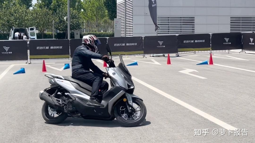 无极新踏板SR150GT与豪爵UHR150相比，优劣如何？ - 知乎