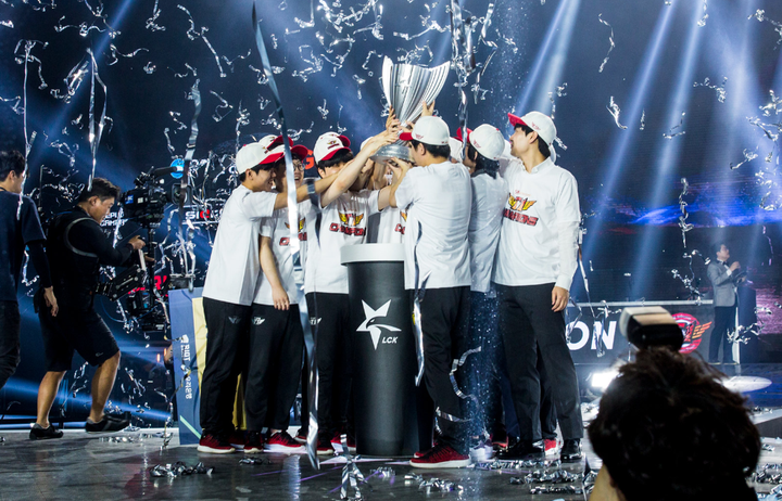 沉寂三年再觉醒的SKT——S9，你们的皇帝回来了 - 知乎