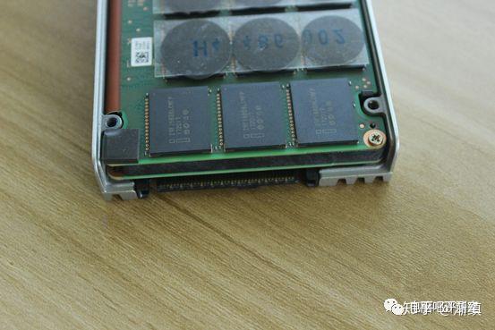 企业级超级邮轮英特尔 P3600 简评 - 知乎