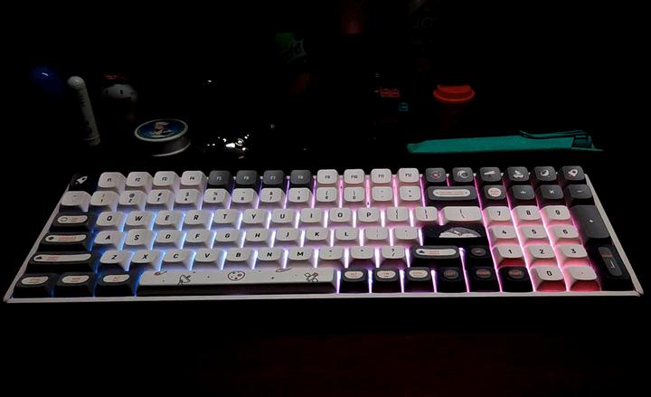 宇宙来啦！IQUNIX F97漫游指南 三模机械键盘 - 知乎